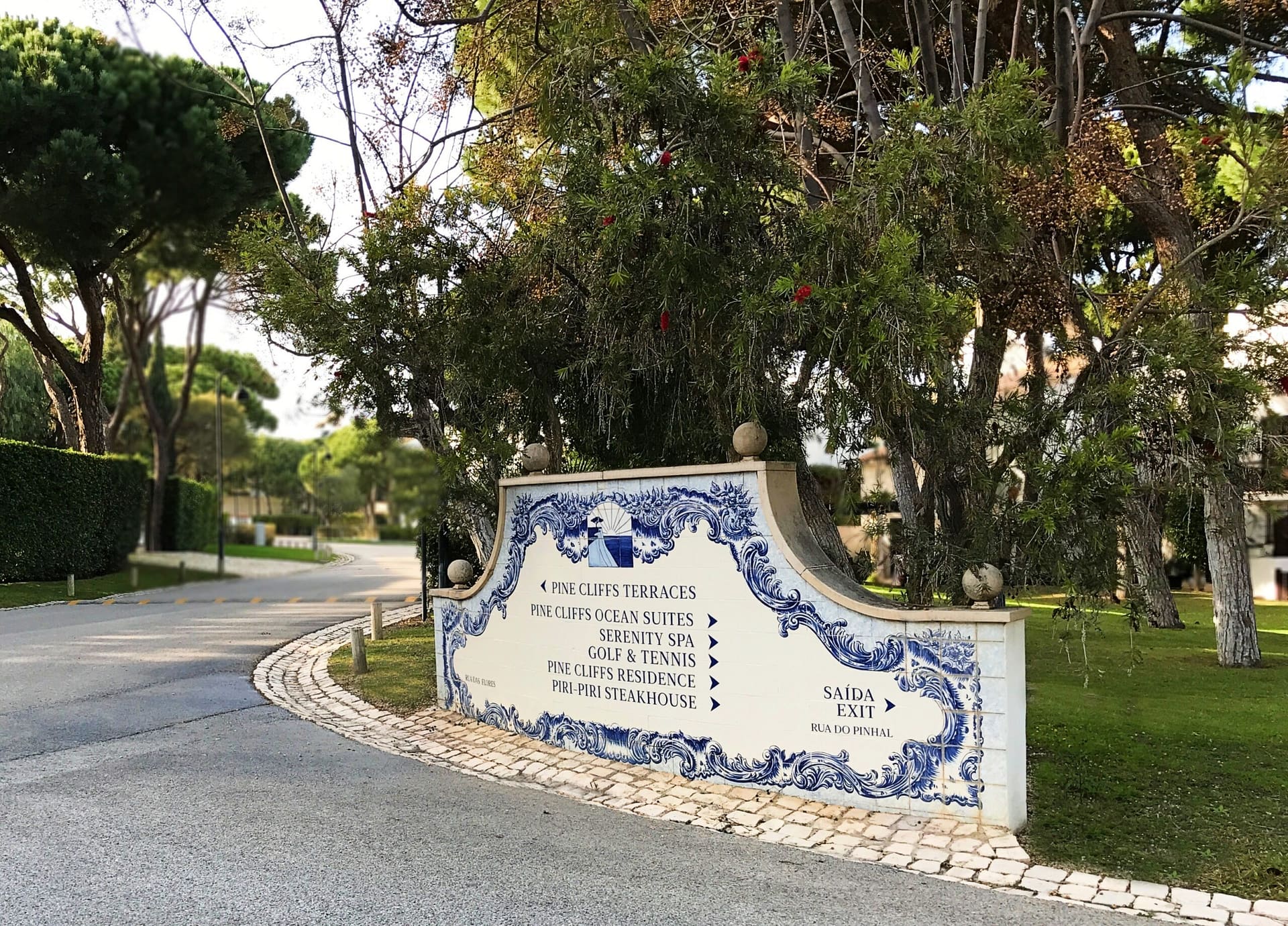 Sinalética Pine Cliffs | Imagem Pública Publicidade